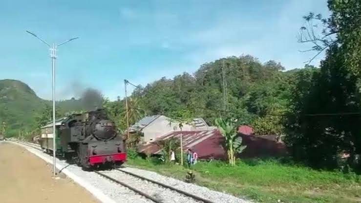 KAI Sumbar Aktifkan Kembali Lokomotif Legendaris Mak Itam - BUMNINC